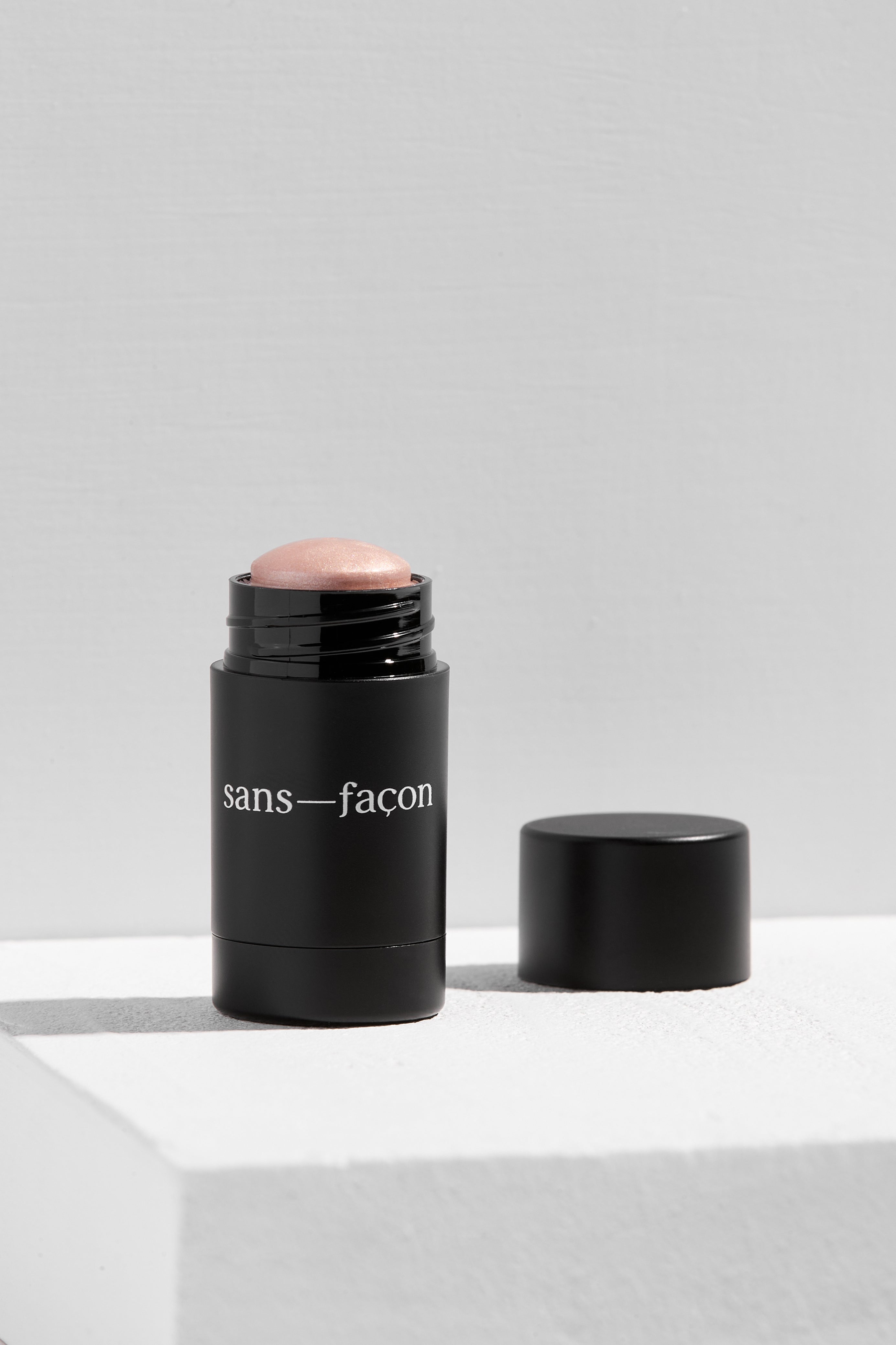 Le bâton illuminateur en crème - fait au Canada | Sans-Façon Cosmétiques